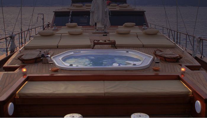 Blue Cruise in Croatia, Turkey, Greece, and Italy